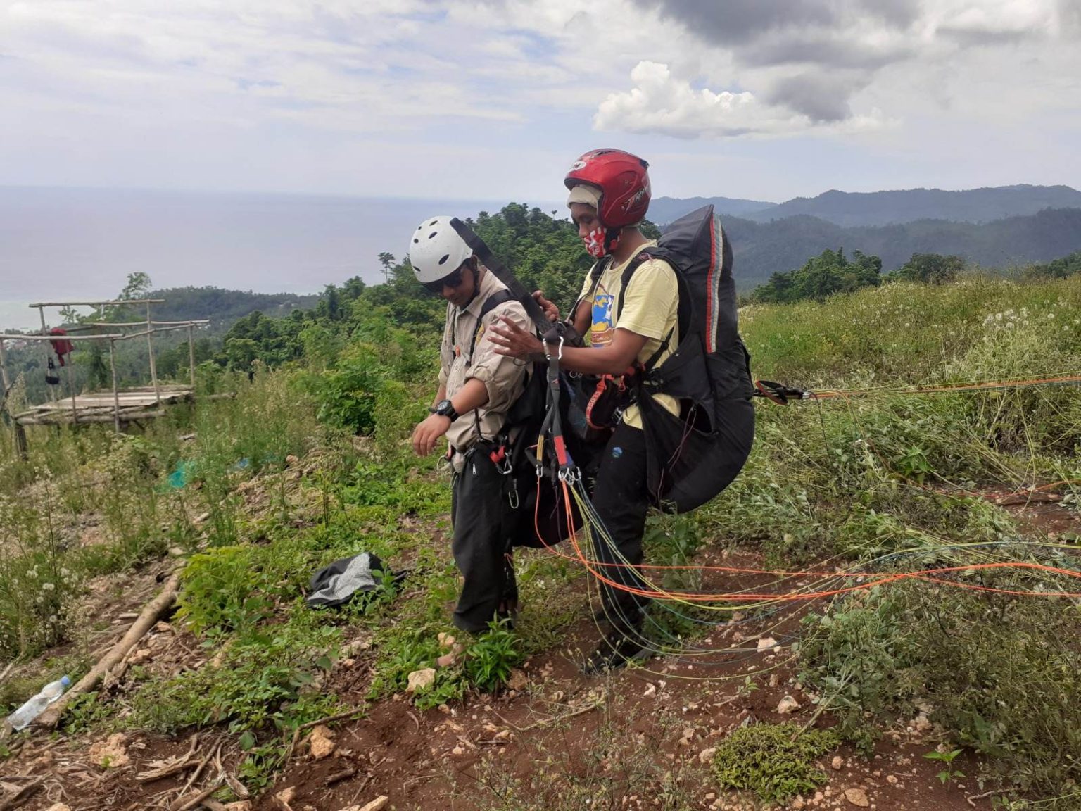 Pembangunan Gazebo, Cotages dan Para Layang di Kawasan Wisata Pantai ...